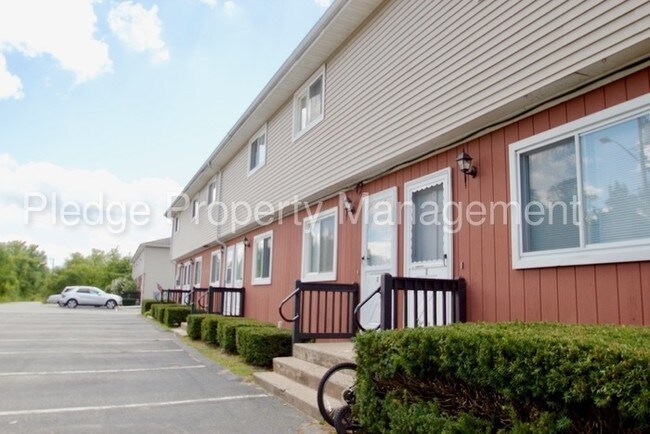 174 Pachaug River Dr, Griswold, CT 06351 - Townhome Rentals in Griswold ...