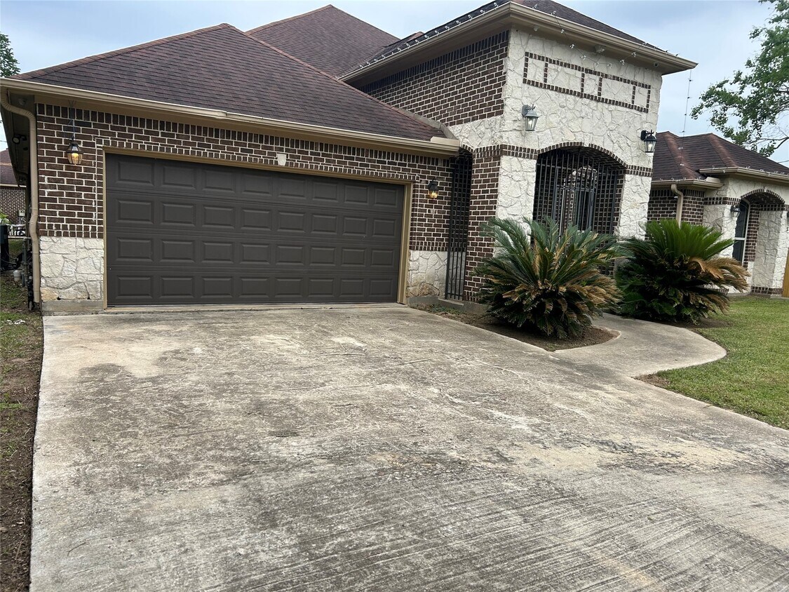 6118 Grapevine St, Houston, TX 77085 - House Rental in Houston, TX ...