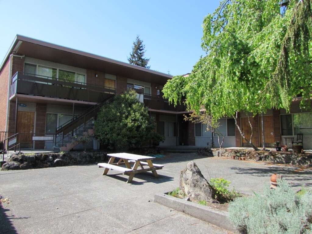 8849 35th Ave SW Unit 4, Seattle, WA 98126 - Room for Rent in Seattle ...