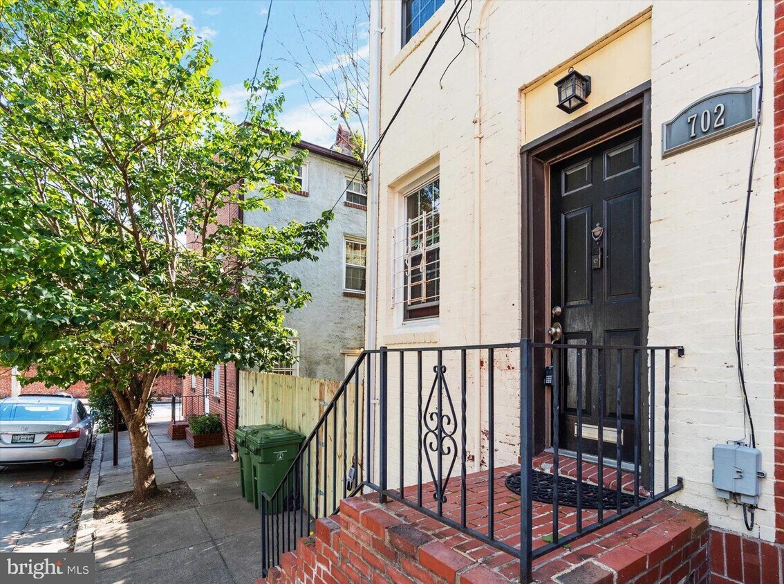 702 Tessier St, Baltimore, MD 21201 - Townhome Rentals in Baltimore MD ...