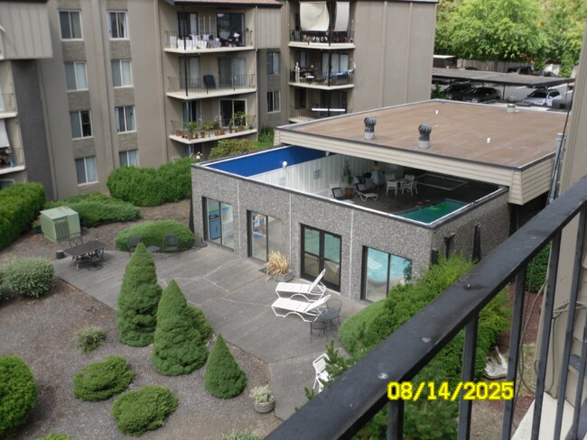 Apartments for Rent with a Swimming Pool in Riverview, Vancouver ...