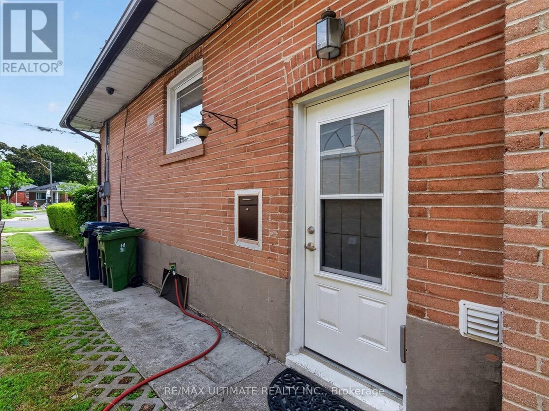 20 Wye Valley Rd, Toronto, ON M1P 2A4 - Maison à Louer à Toronto, ON ...
