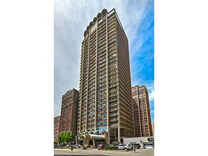 Wave Lakeview Rentals - Chicago, IL | Apartments.com