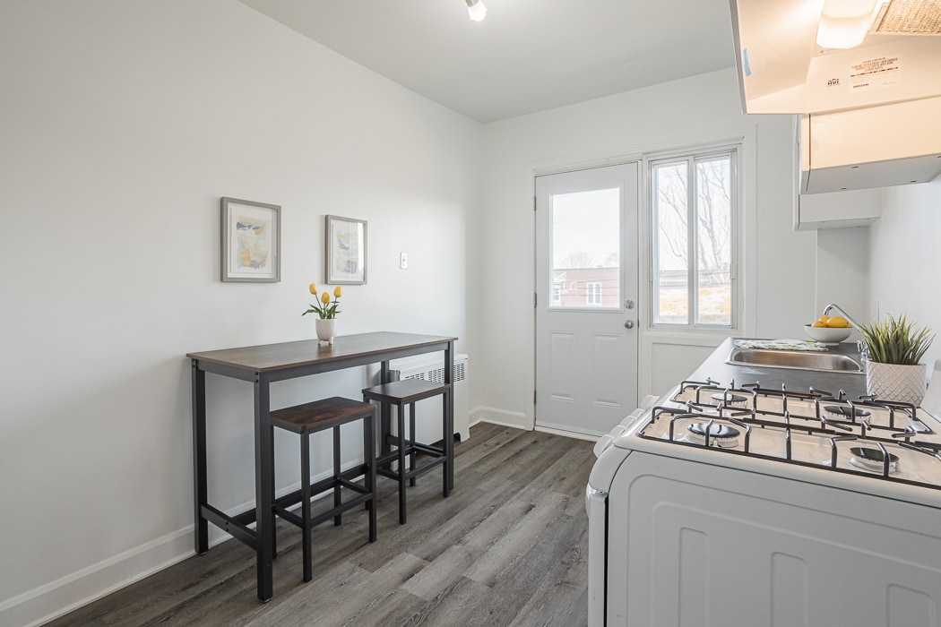 7619 Av Christophe-Colomb, Montréal, QC H2R 2S8 Apartments - 7619 Av ...