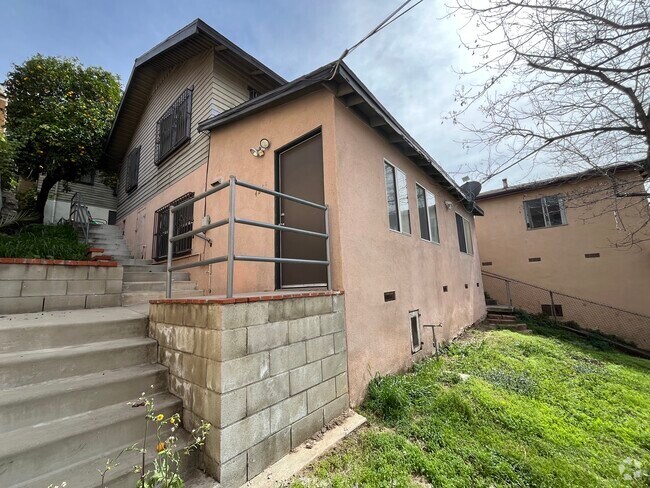 Mission Junction Apartments for Rent with Hardwood Floors - Los Angeles ...