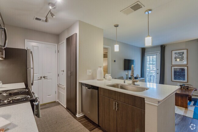 Keystone at Castle Hills Apartments - Carrollton, TX | Apartments.com