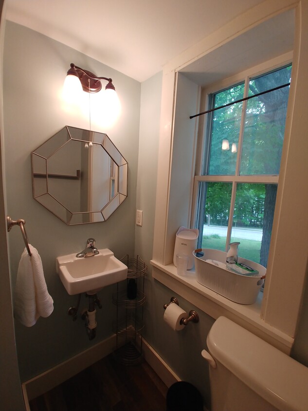 103 S Main St Unit Apartment 3, Saint Albans, VT 05478 - 103 S Main St ...