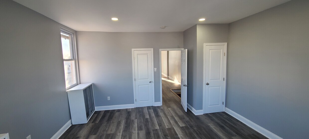 2022 S 68th St Unit 3rd floor Triplex, Philadelphia, PA 19142 ...