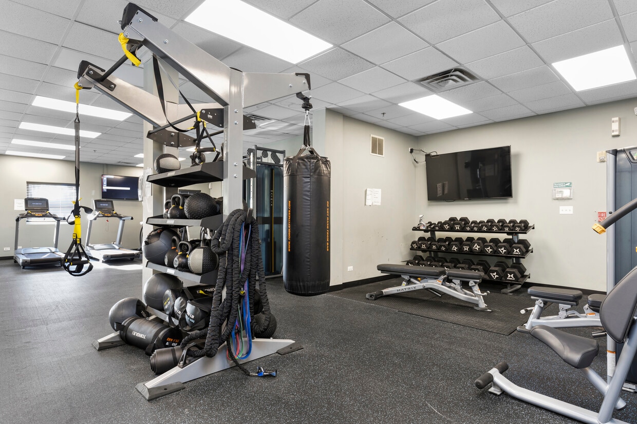Green Oaks Apartments - 8580 100th Ter Palos Hills, IL 60465 ...