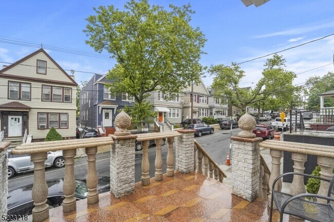 321 Van Nostrand Ave, Jersey City, NJ 07305 - House Rental in Jersey ...