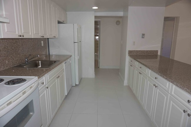 2500 Inverrary Club Apartments Apartments - Lauderhill, FL | Apartments.com