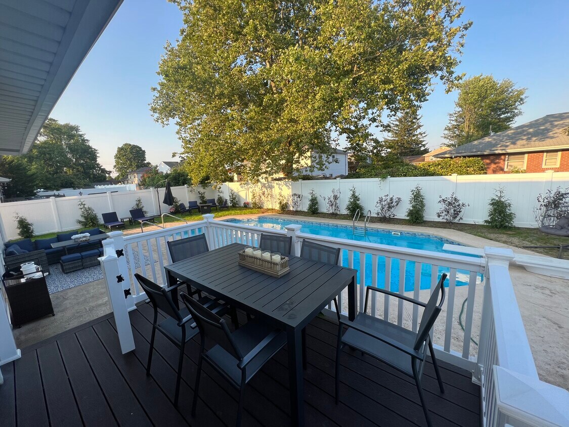 7 Liberty Ave, Hicksville, NY 11801 - House Rental in Hicksville, NY ...