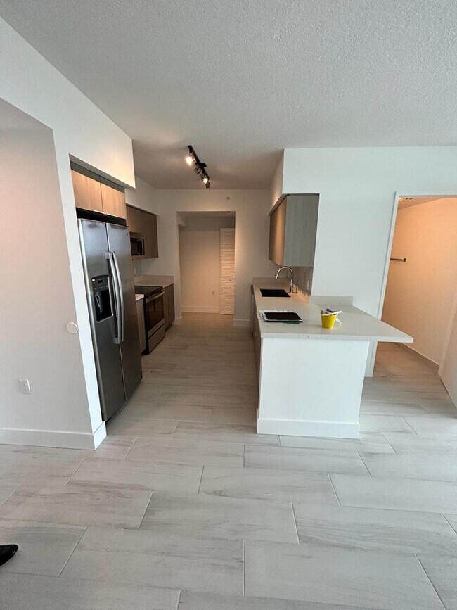 526 NE 2nd Pl Unit B4, Dania, FL 33004 - Condo for Rent in Dania, FL ...