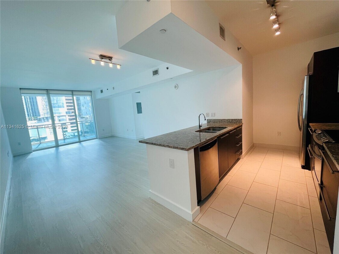 950 Brickell Bay Dr Unit 1200, Miami, FL 33131 - Condo for Rent in Miami, FL | Apartments.com