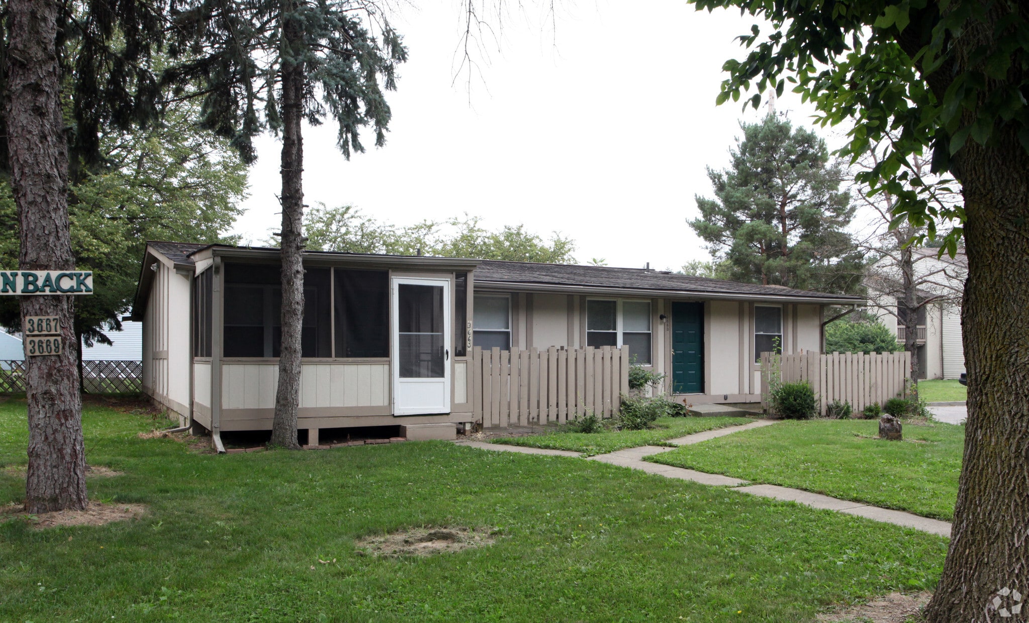 Clover Garden Apartments - 2229 Durant Ave Columbus, OH 43232 ...