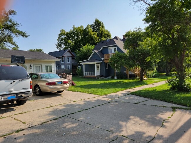 424 S Academy St, Janesville, WI 53548 - Townhome Rentals in Janesville ... 424 S Academy St, Janesville, WI 53548 - Townhome Rentals in Janesville ...