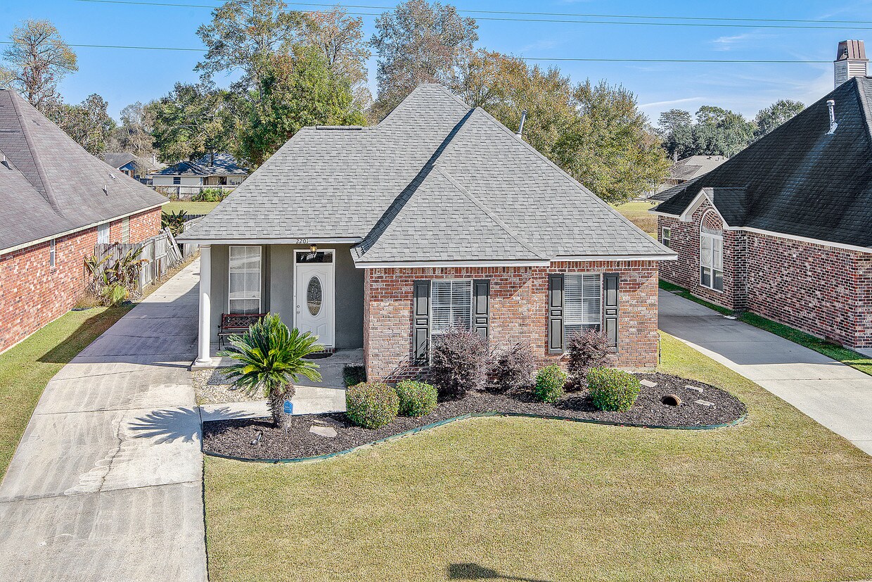 2201 Hunters Trail Dr, Baton Rouge, LA 70816 - House Rental in Baton ...