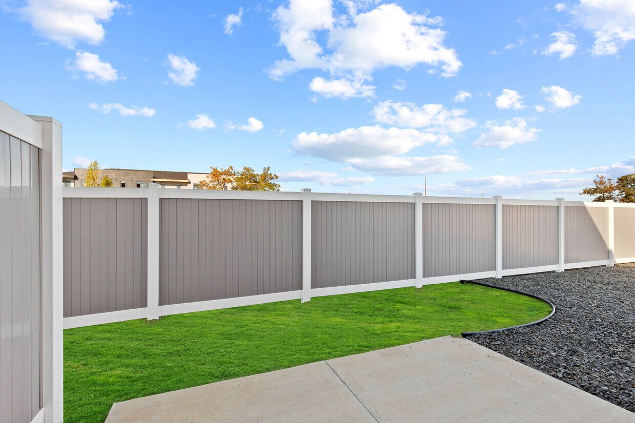 212 S Woodlawn Rd, Spokane, WA 99216 - Townhome Rentals in Spokane WA ...