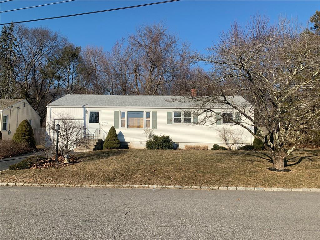 44 Crystal Dr, Warwick, RI 02889 - House Rental in Warwick, RI ...