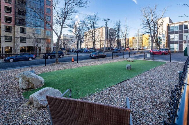 Spring Garden - Apartments at 5770 Spring Garden Rd Halifax, NS ...