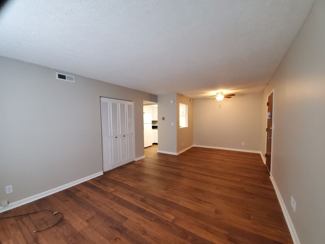 9900 Merioneth Dr Unit 9900MERIONETH#8, Louisville, KY 40299 - Room for ...