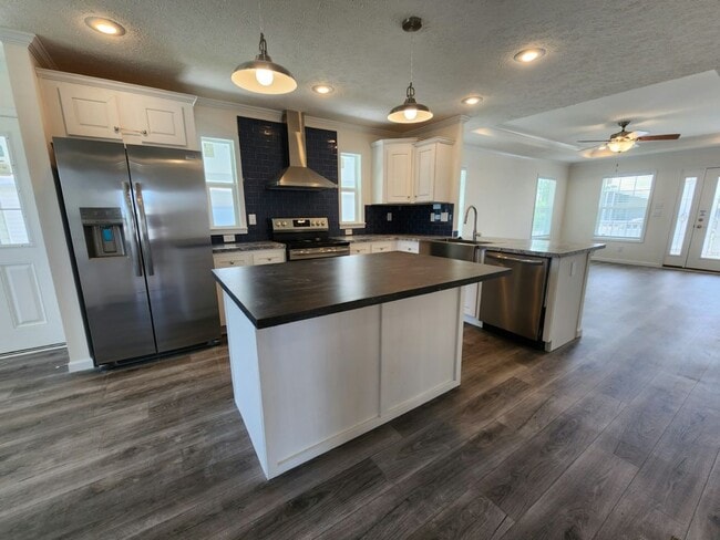 Apartments for Rent in Crystal Lakes Manufactured Homes, Fort Myers - 1 ...