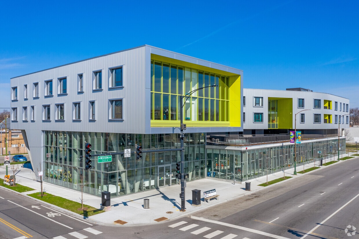 Northtown Branch Library and Apartments - 2400 W Pratt Blvd Chicago, IL ...