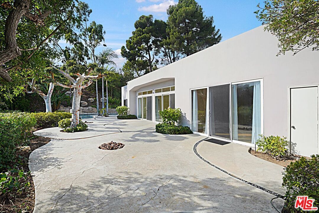 1017 N Hillcrest Rd, Beverly Hills, CA 90210 - House Rental in Beverly ...