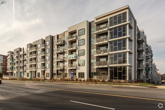 Stacks on Main Apartments - Nashville, TN | Apartments.com