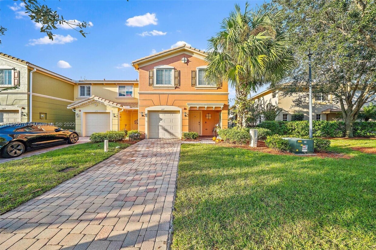 377 SE Bloxham Way, Stuart, FL 34997 - Townhome Rentals in Stuart FL ...