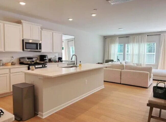 4206 Bryson Dr Townhome | University of North Carolina at Chapel Hill ...