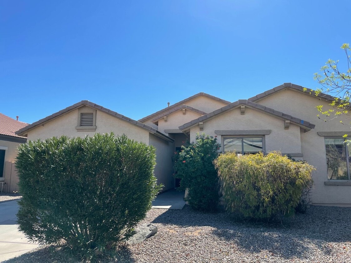 18023 W Maui Ln, Surprise, AZ 85388 - House Rental in Surprise, AZ ...