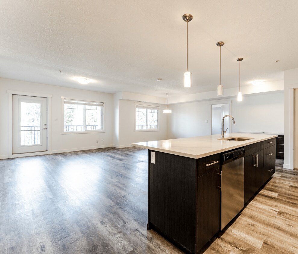 Nautical Luxury Suites at Summerside Apartments - 4211 Savaryn Dr Sw ...
