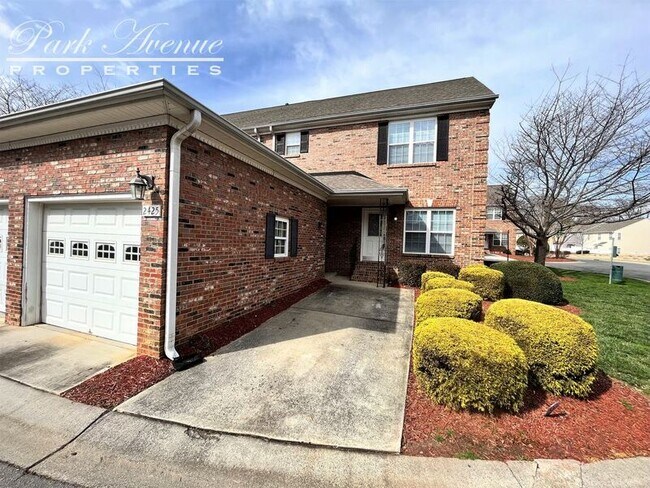 2425 Madeline Meadow Dr, Charlotte, NC 28217 - Townhome Rentals in ...