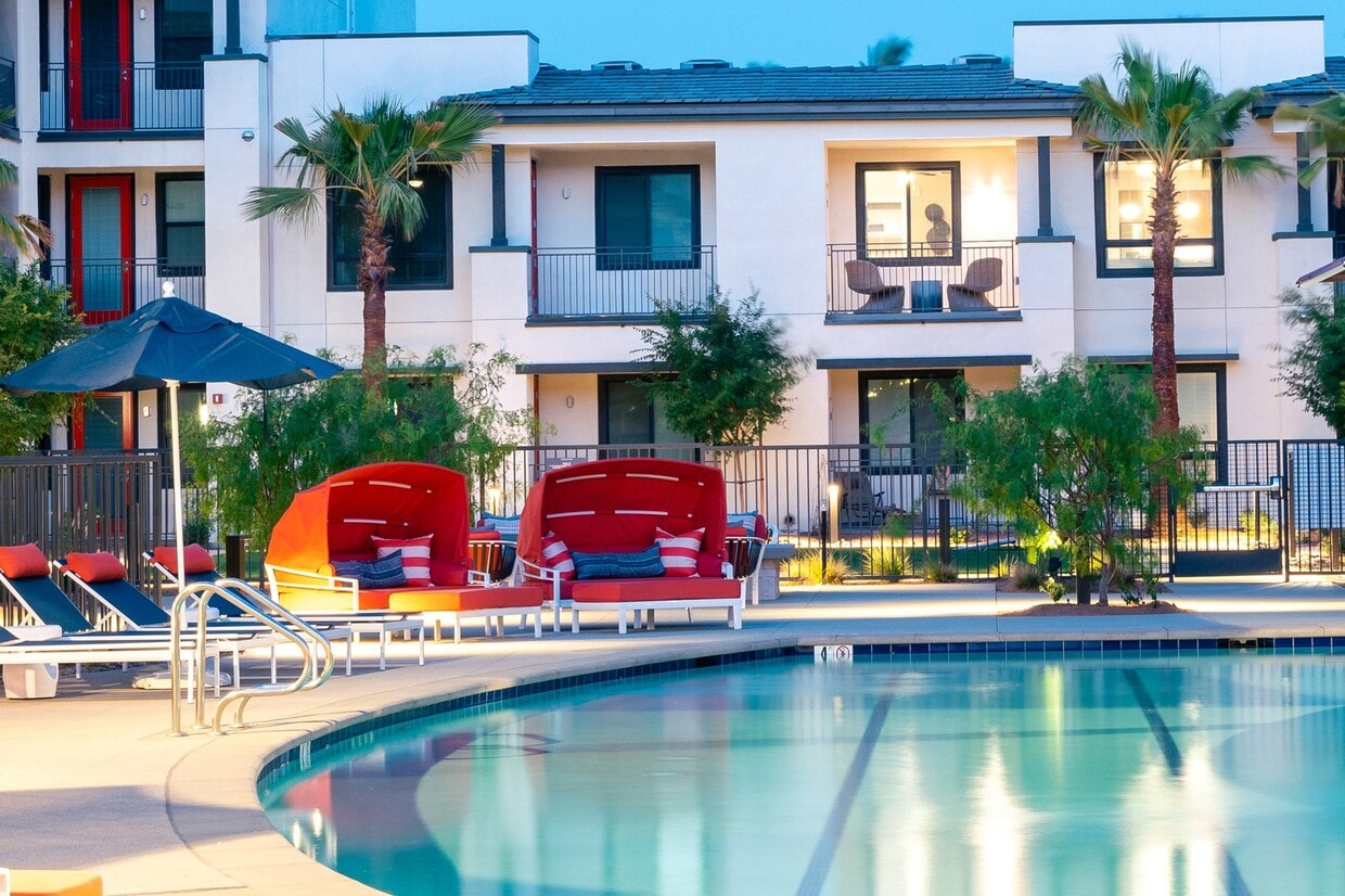 Everleigh Palm Desert 55+ Active Adult Apartment Homes - 40445 Portola ...