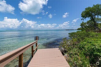 Buttonwood Bay Apartments for Rent - Key Largo, FL - 2 Rentals ...