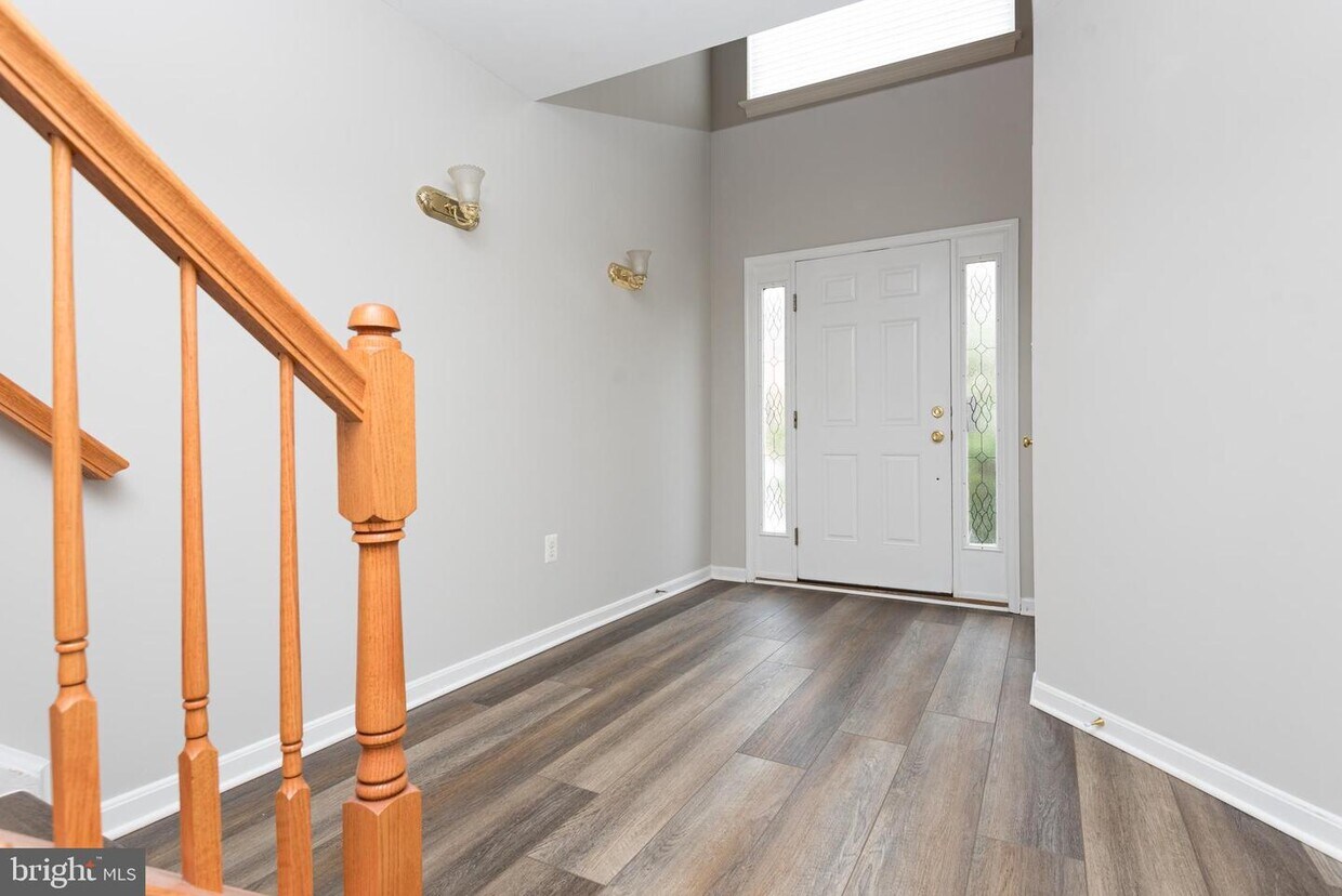 14201 Hunters Run Way, Gainesville, VA 20155 - Townhome Rentals in ...