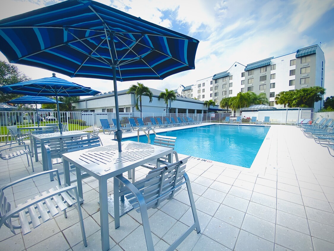 Uptown 22 - 2210 N Australian Ave West Palm Beach, FL 33407 ...
