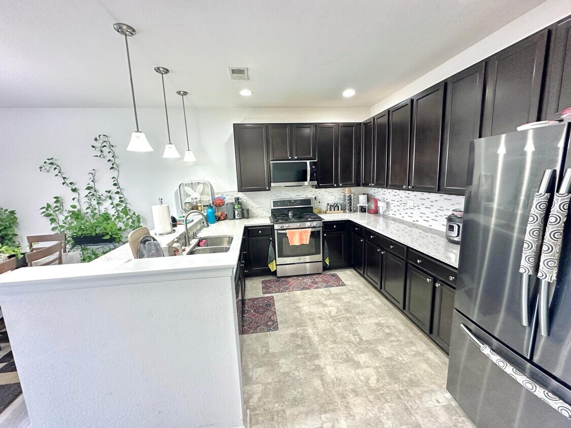 4069 Trenwith Ln, Virginia Beach, VA 23456 - Townhome Rentals in ...