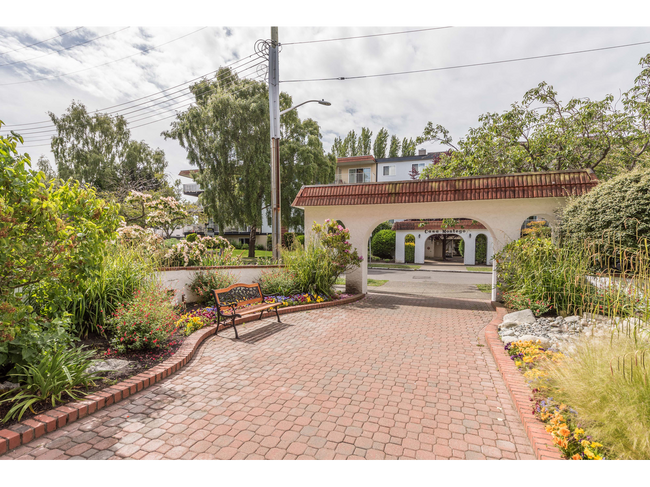 Monte Carlo Apartments Apartments - 1030 Pendergast St Victoria, BC ...