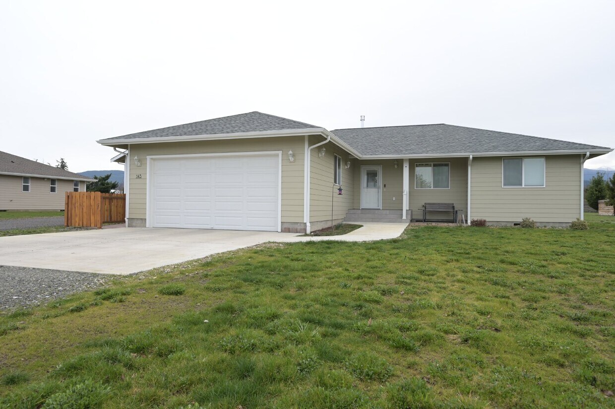 145 Village Ln, Sequim, WA 98382 - Room for Rent in Sequim, WA ...