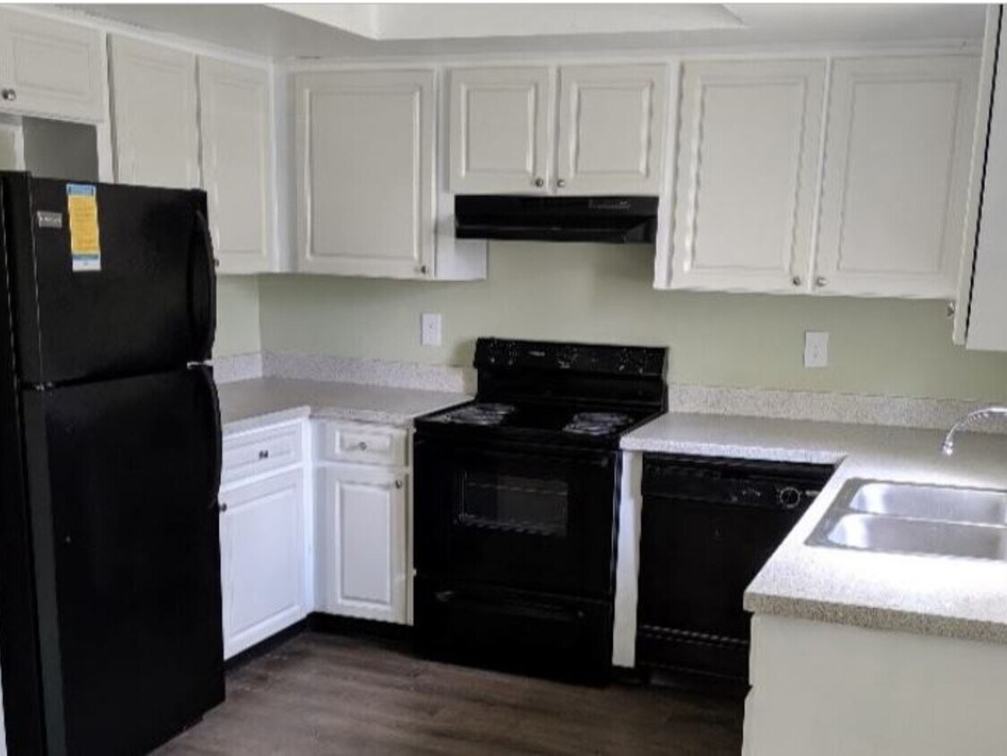 Waterside Village - Apartments at 3600 49th Ave N Saint Petersburg, FL ...