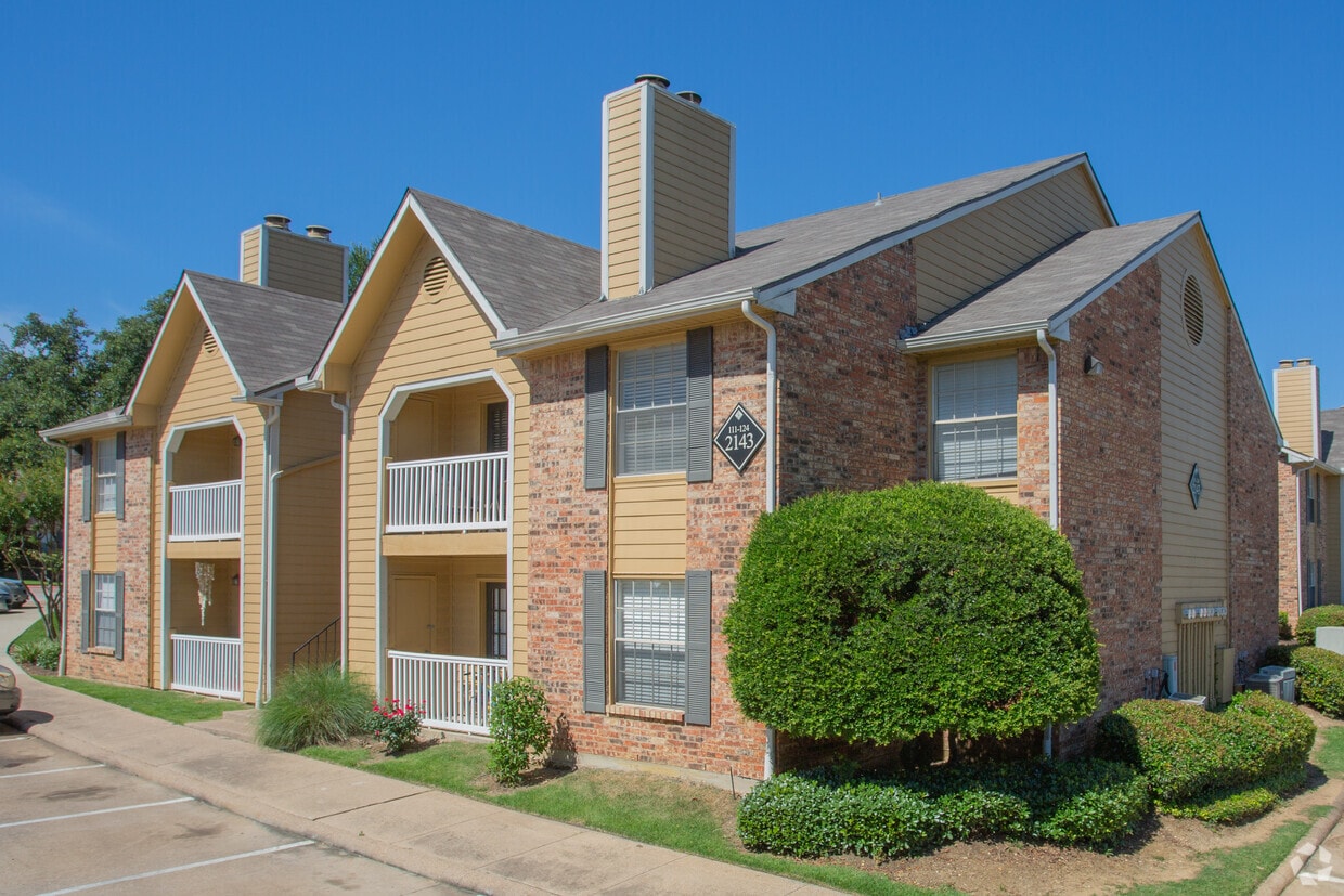 Skylar Apartments - 2115 Estrada Pky Irving, TX 75061 | Apartments.com