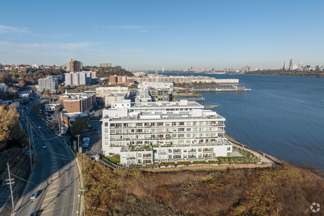 Glass House - 35 River Rd Edgewater, NJ 07020 | Apartments.com