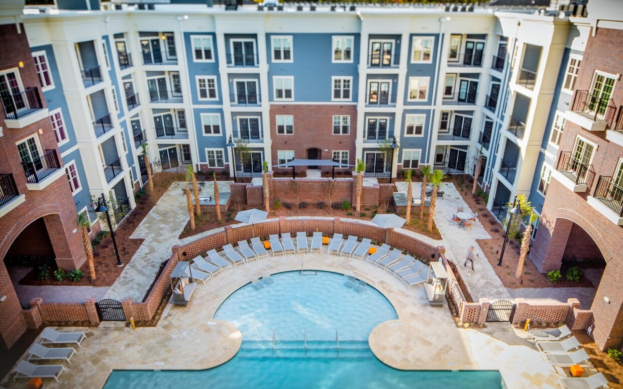 215 Promenade Vista Streetnull