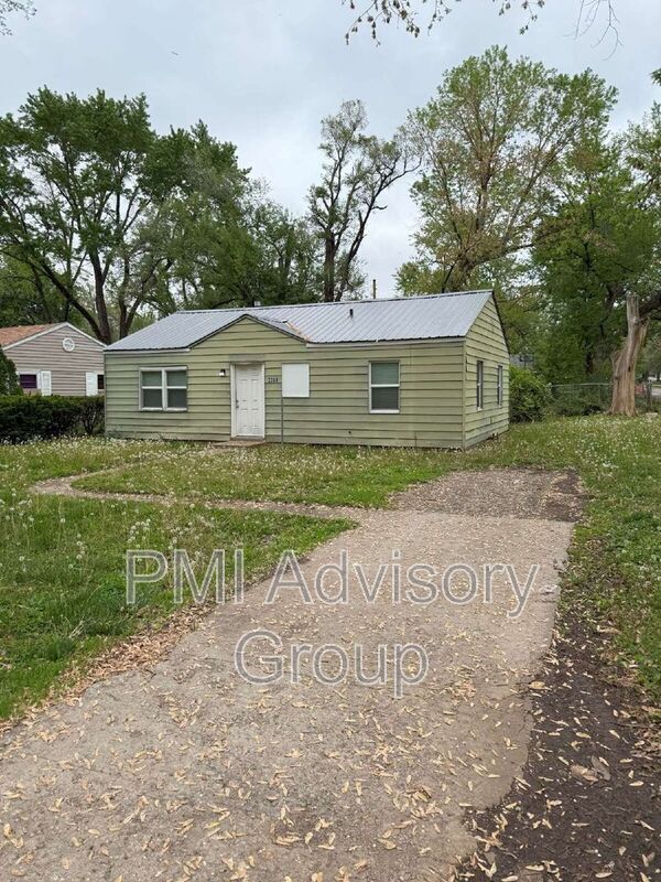 3368 SE Girard St, Topeka, KS 66605 - House Rental in Topeka, KS ...