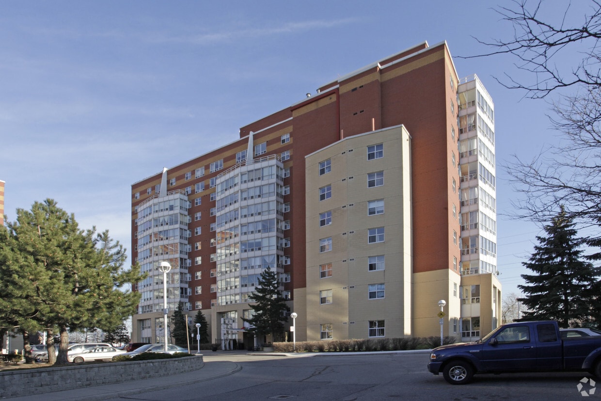 Barbertown Co-operative Homes Apartments - 110 Acorn Pl Mississauga, ON ...