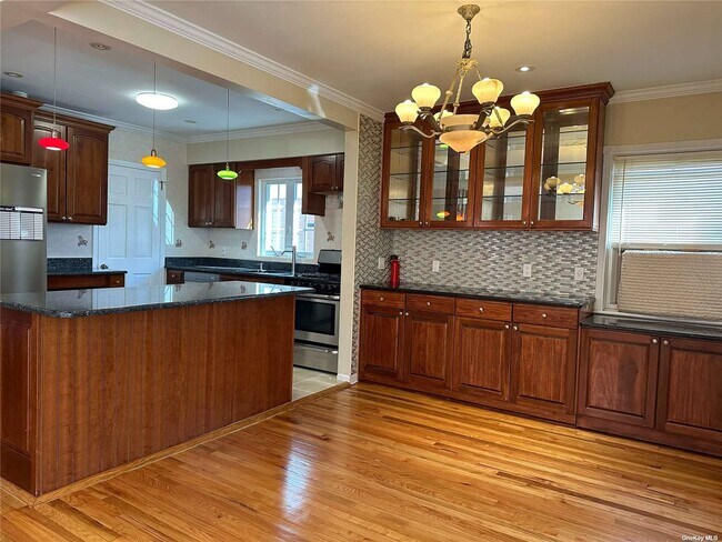 69-23-69226 226th St, Queens, NY 11364 - House Rental in Queens, NY ...