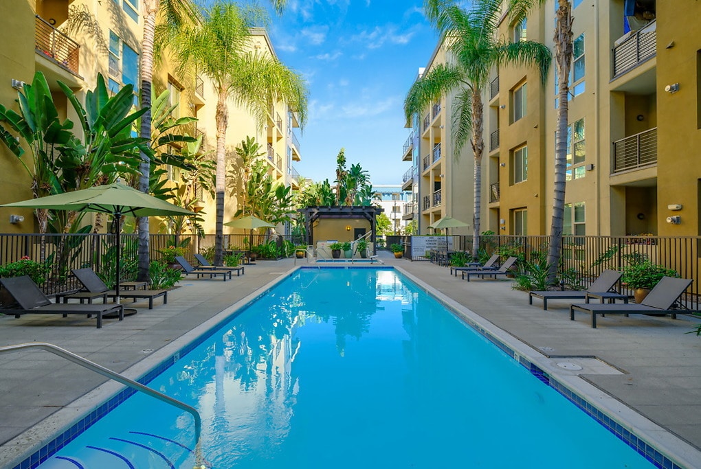 Reveal Apartments Woodland Hills
