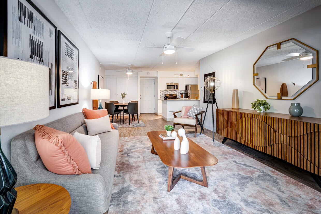 Capri on Camelback - 5115 N 40th St Phoenix, AZ 85018 | Apartments.com